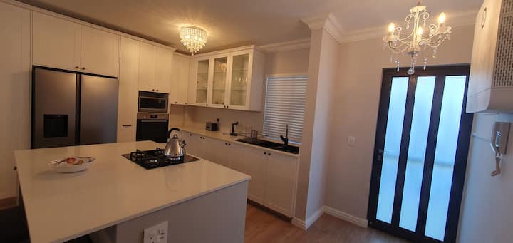 Bloubergstrand Beachfront Apartment Witsand 101 - Parklands