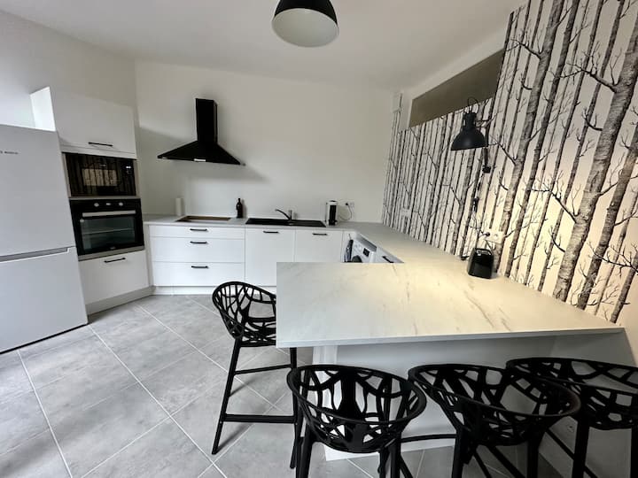 Chambre Dans Maison Familiale - Lille