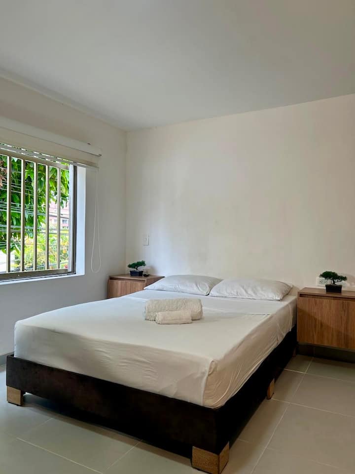 Loft Amplio Con La Mejor Ubicación De Laureles - Medellín