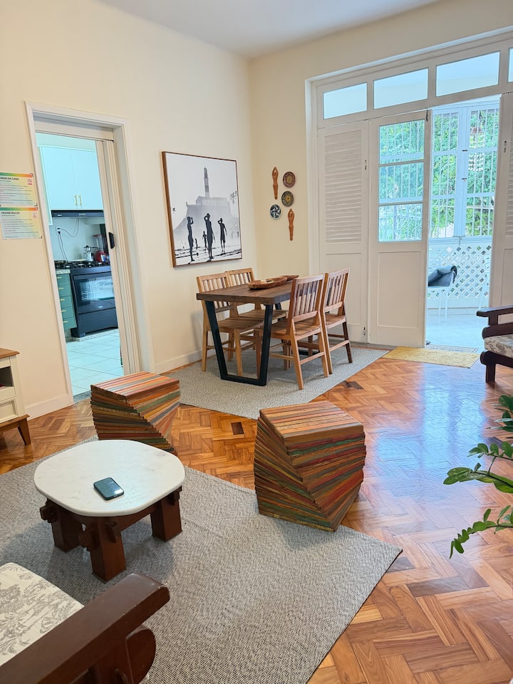 Vintage Airy Bright Barra Beach Apartment - Salvador