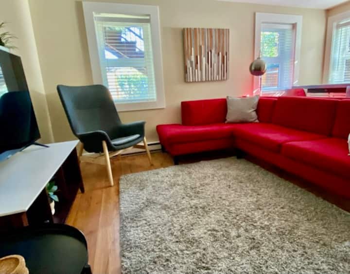 Bright 1 Brm Garden Suite In Kitsilano - Vancouver