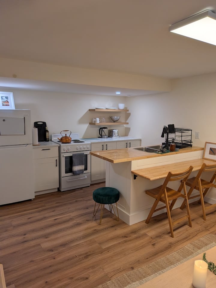 Relaxing Home Base With Cozy Living Area - 蘇聖瑪麗