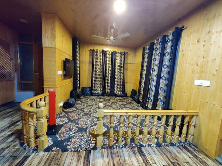 Sheerazi Homestay - Srinagar