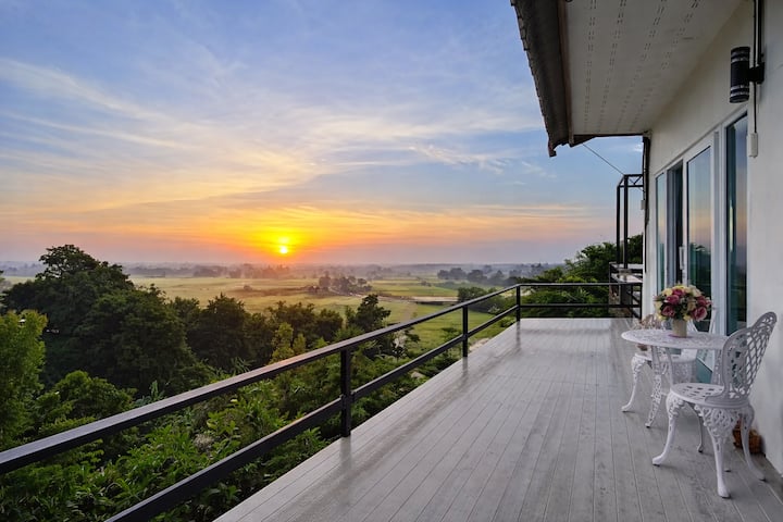 Private Villa • Sunrise & Rice Field Views - Chiang Rai