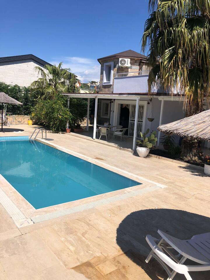 ÖZel Müstakil Havuzlu - Davutlar