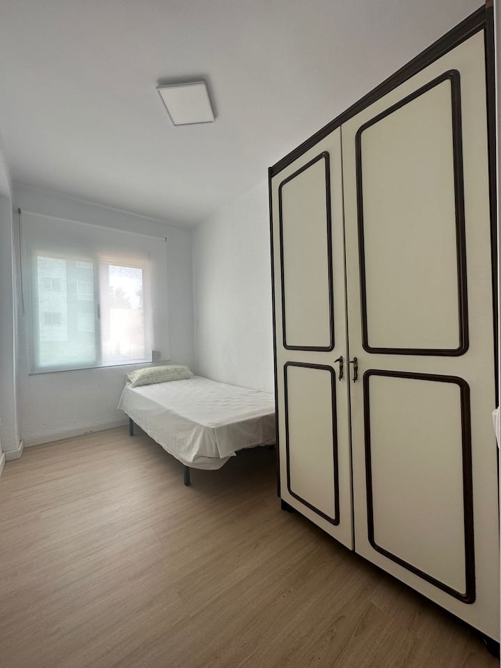 Se Alquila Habitación Por Días - Xeraco