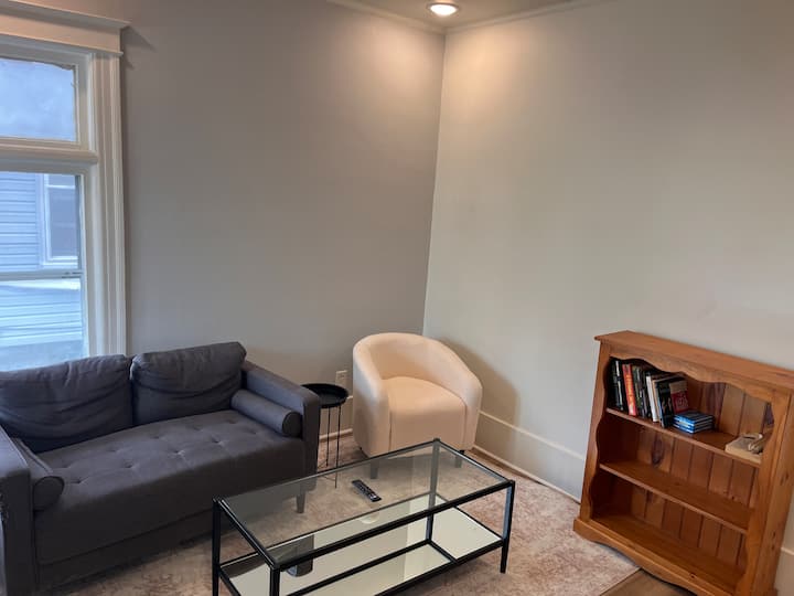 Quiet Cozy & Comfy - Rochester, NY