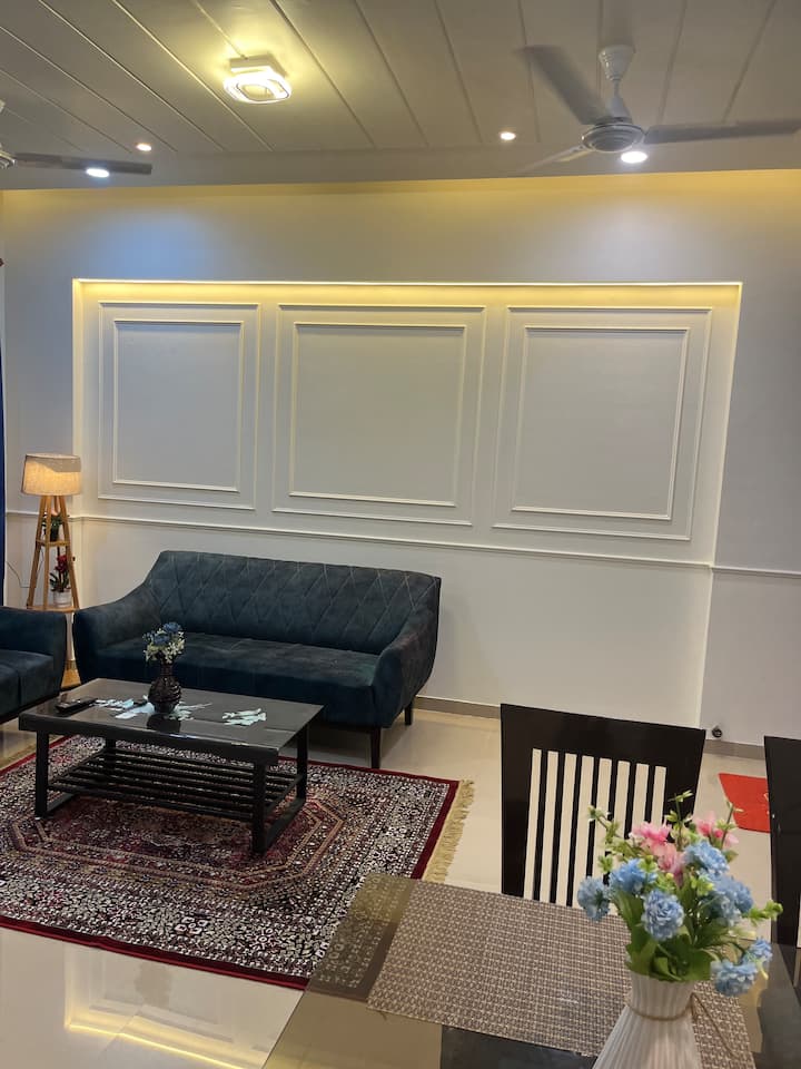 White House: Skyline Serenity Retreat - Kalyan