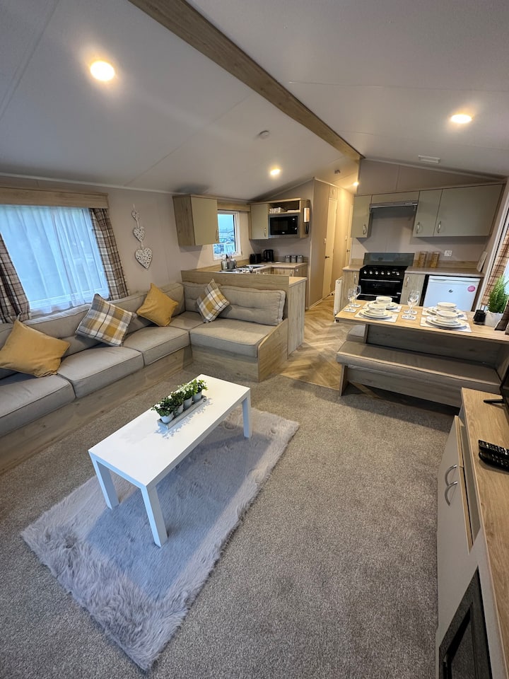 8 Berth Holiday Home - Selsey