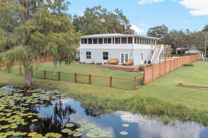 Lakefront Getaway - DeLand, FL
