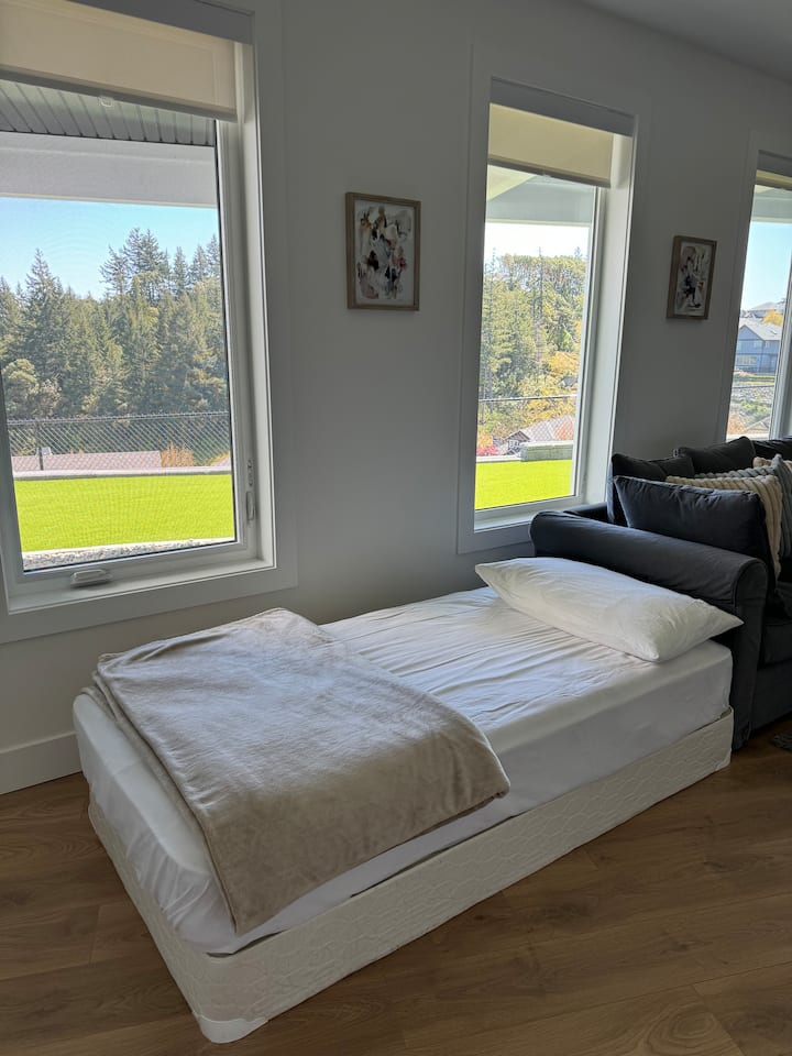 Skyline～brand New Suite In Bear Mount! - Langford