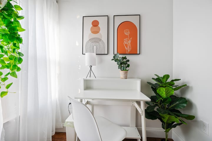 Bright Queen Bedroom | Walk To Yale | Washer/dryer - New Haven, CT