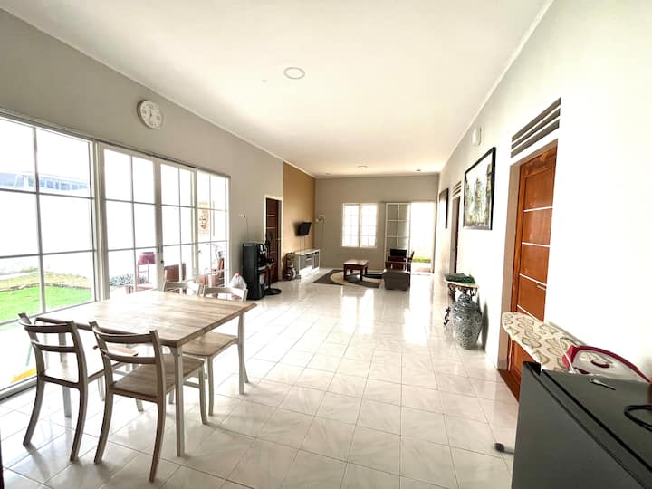 Parana Guest House, Rumah D Tengah Kota Mataram - Mataram