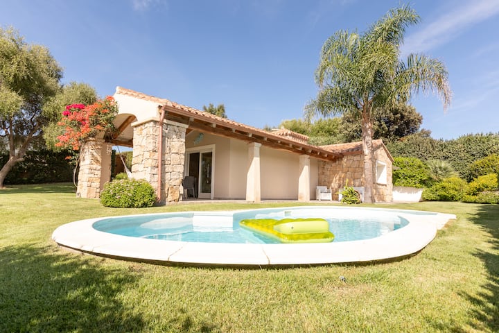 Giglio Villa Con Piscina Privata Vicino Al Mare - Castiadas