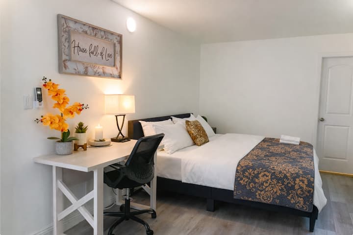 Amazing Studio: Entire Place & Free Parking) - Alhambra, CA