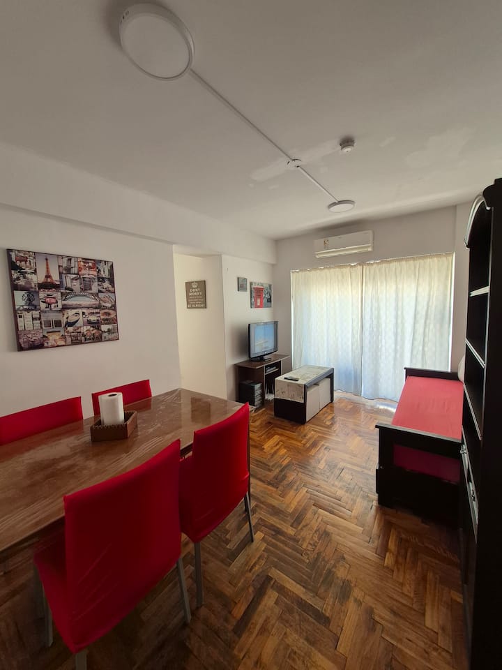 Luminoso Apartamento 2 Ambientes En Recoleta - Argentina