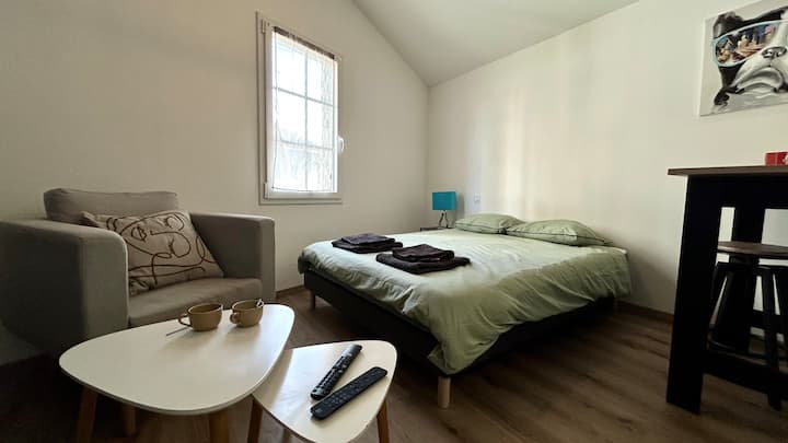 Studio Moderne: Proche Gare Et Centre - Parthenay
