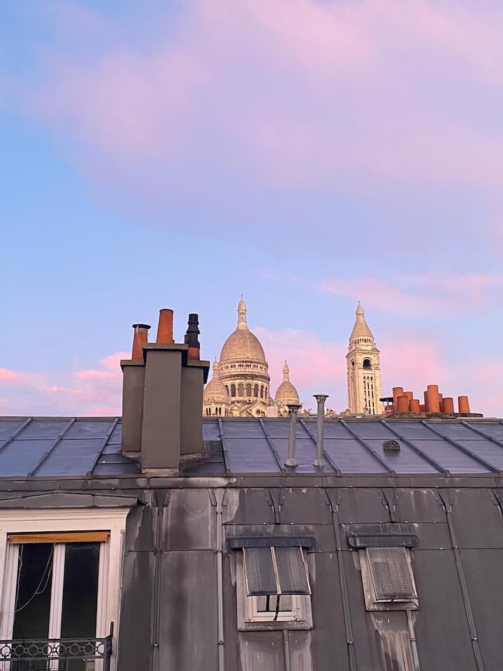 Superbe 50m2 Avec Balconnets Et Vue Sacré Cœur - Paris