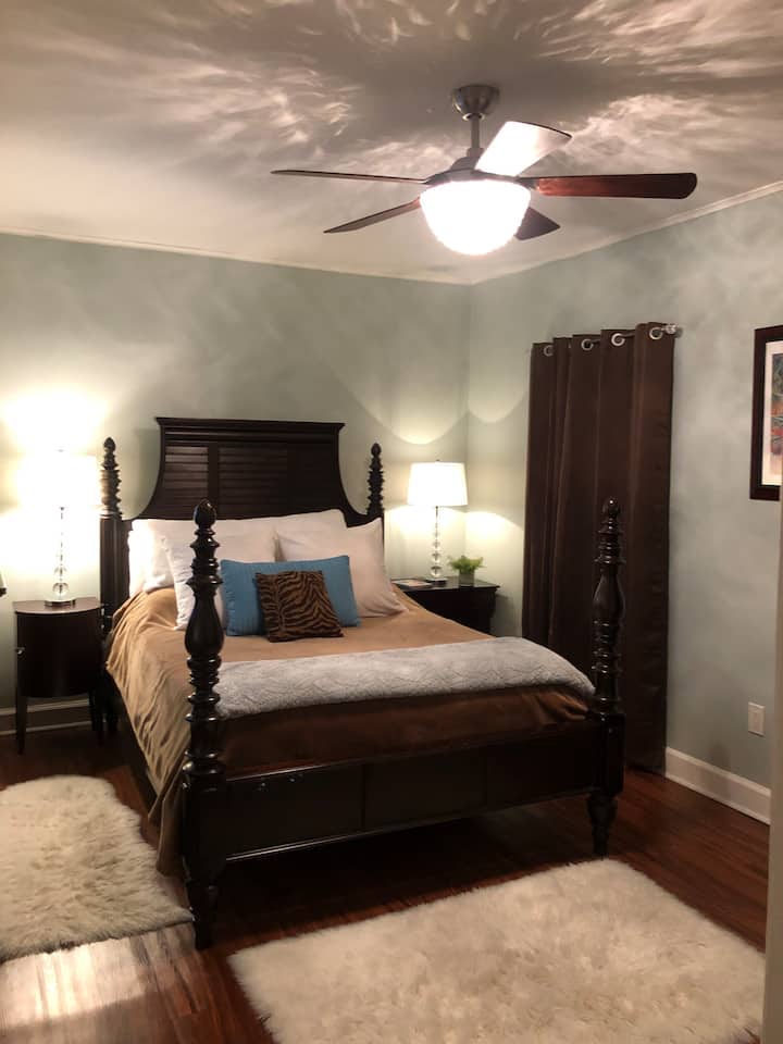 Lake Morton Historic Home - Lakeland, FL