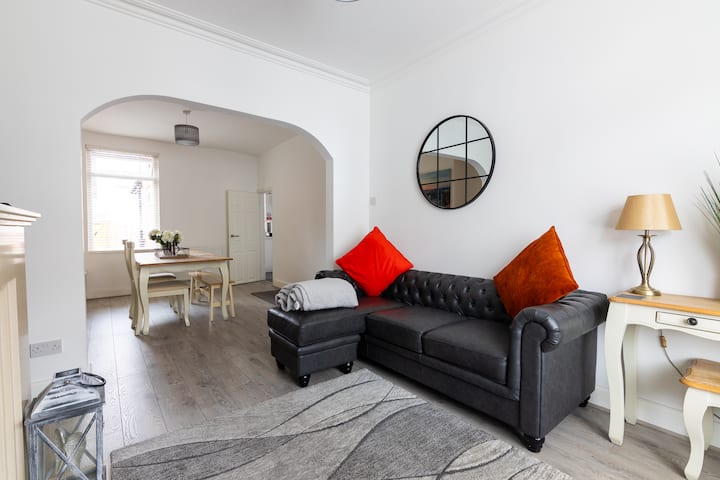 Luxury Liverpool Stay – 5 Min Lfc, 10 Min City - Liverpool