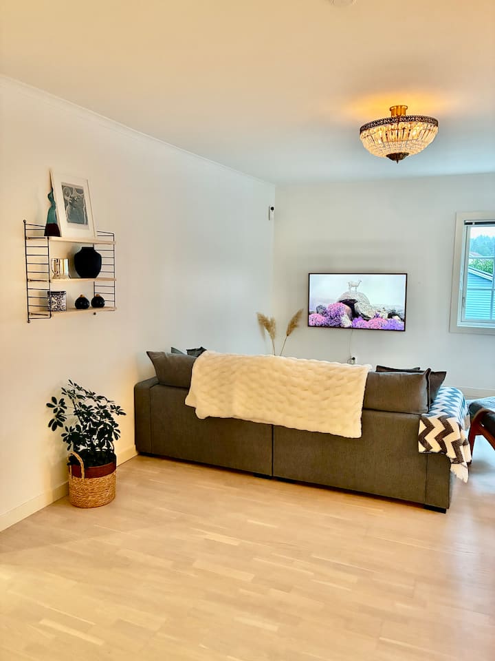 Villa 2 Min Från Tåg I Täby - Täby