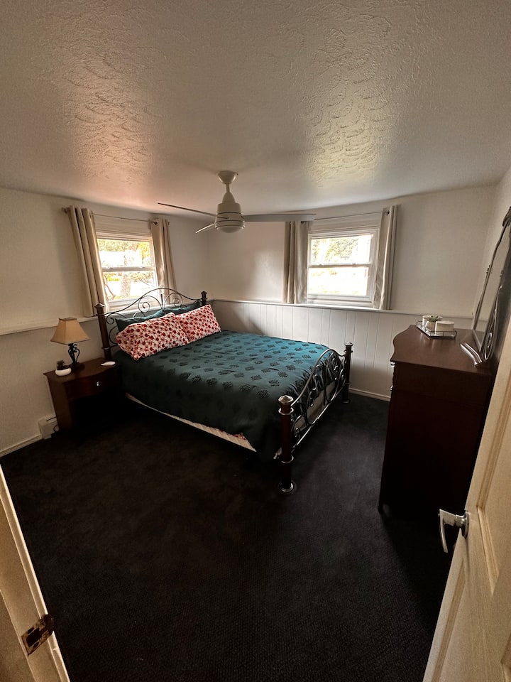 Room In Packer Country - Green Bay, WI
