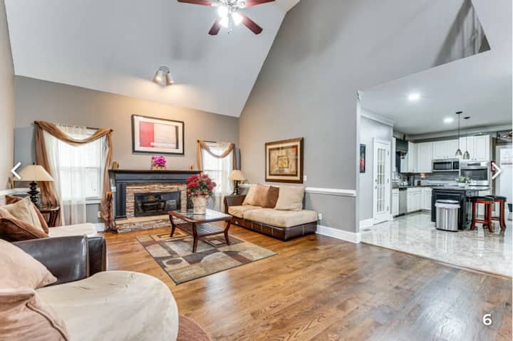 Modern Executive Retreat - Jones Lake, Dallas