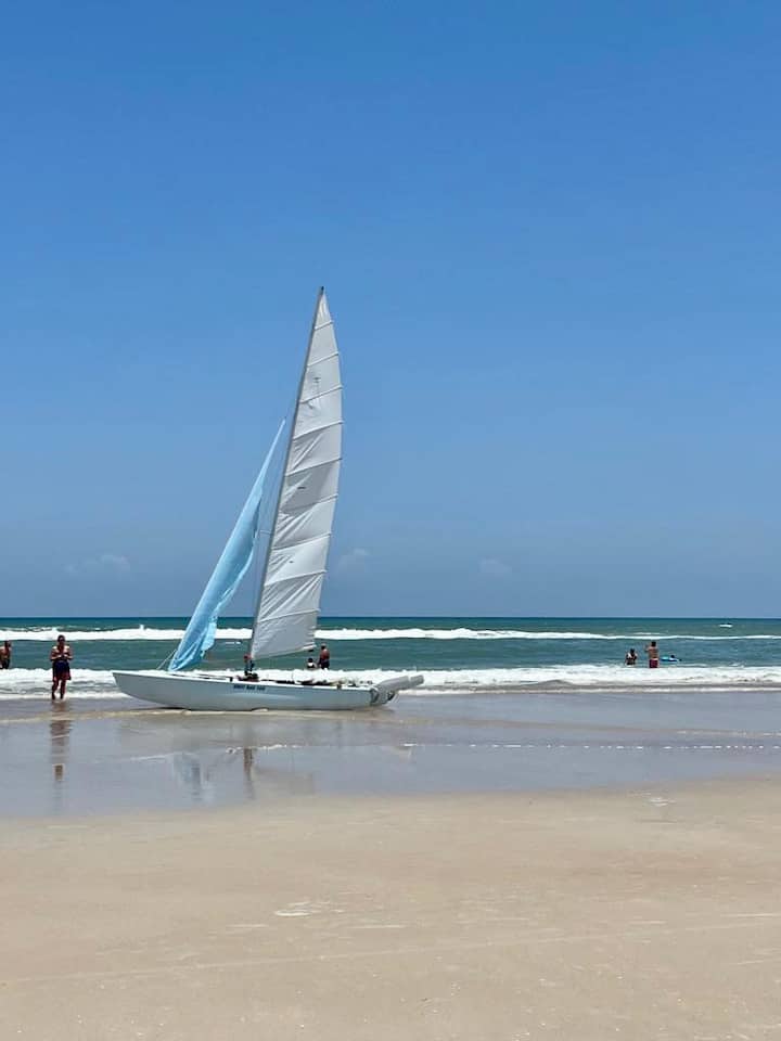 Unplug By The Sea- Entire Duplex - Daytona Beach, FL