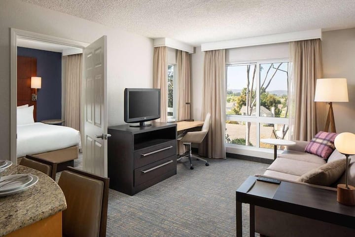 Your Home Away From Home In San Diego! Pool View! - Rancho Bernardo - San Diego