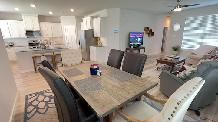 New Home 15 Min To Kyle Field - College Station, TX