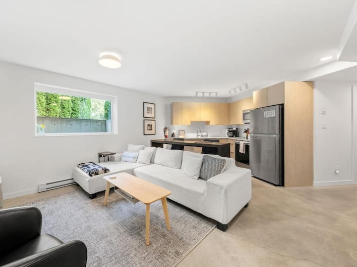 Fifa 2026 | Quiet Nv Suite | Transit At Your Door - West Vancouver