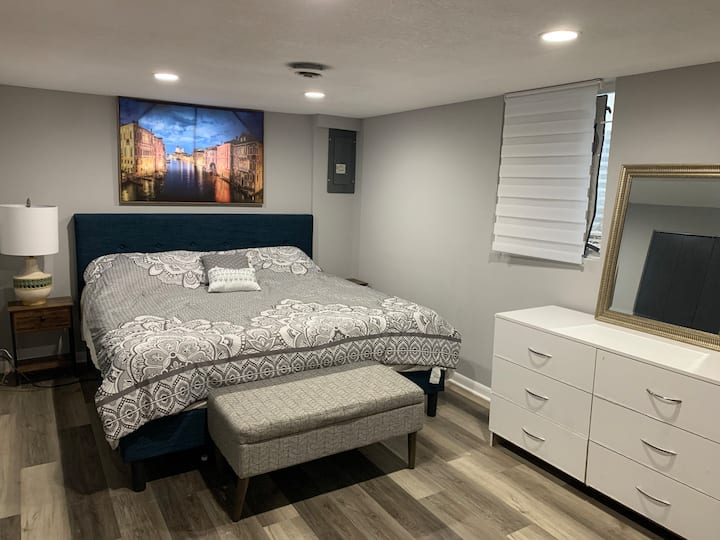 Quiet, Basement Bedroom! - Independence, MO