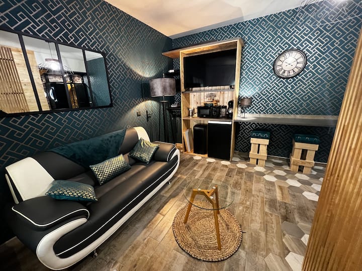 Petit Nid Cosy Avec Jacuzzi - Eygalières