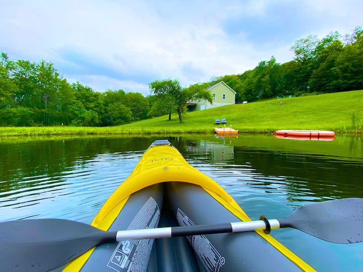 20 Acre Summer Lake House + Hot Tub, Giant Game Rm - Livingston Manor, NY