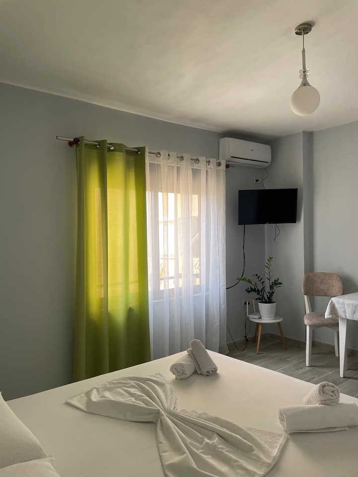 Agroni Apartment - Tirana