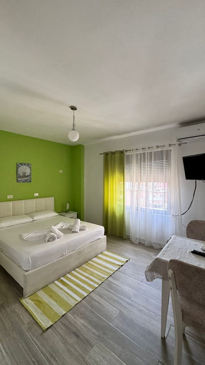 Agroni Apartment - 地拉那