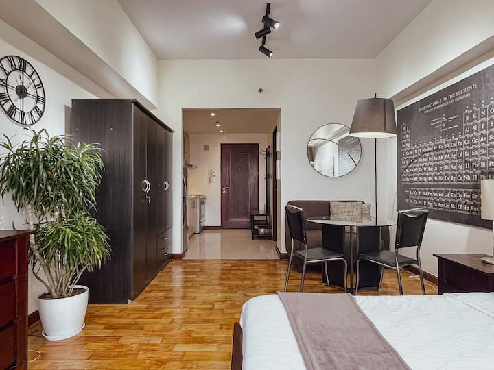 Clean & Cozy Studio @ Mosaic Tower, Greenbelt #2 - Makati