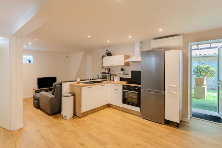 Appartement Rénové 3 Chambres Avec Parking à Nice - Nice