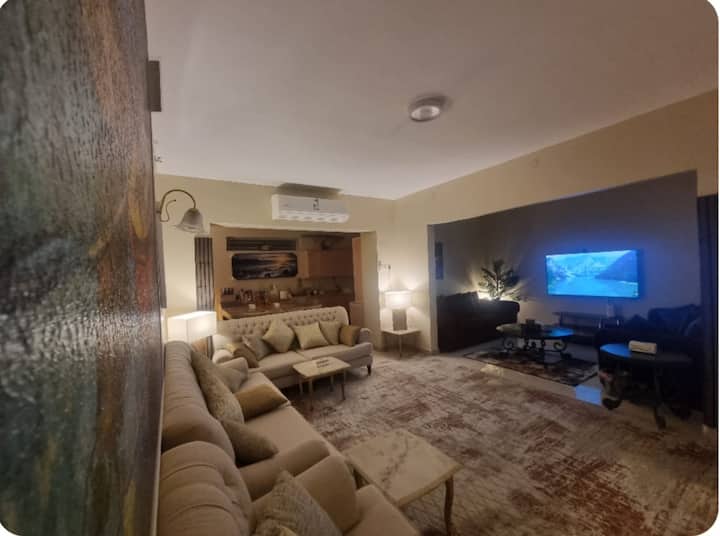 آماسيا شقة فندقية فاخرة مستقلة  4 غرف ومسبح - Medina (Szaúd-Arábia)