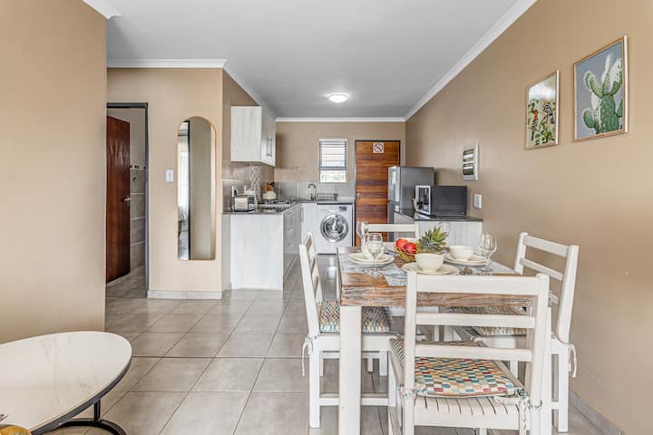 Airville Sage, 9 Min Drive To Cresta Mall - Johannesburg