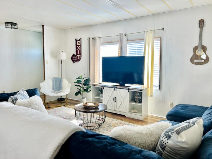 Lolo’s Lake Havasu-2bd Casual Comfort Boat Parking - 레이크하바수시티
