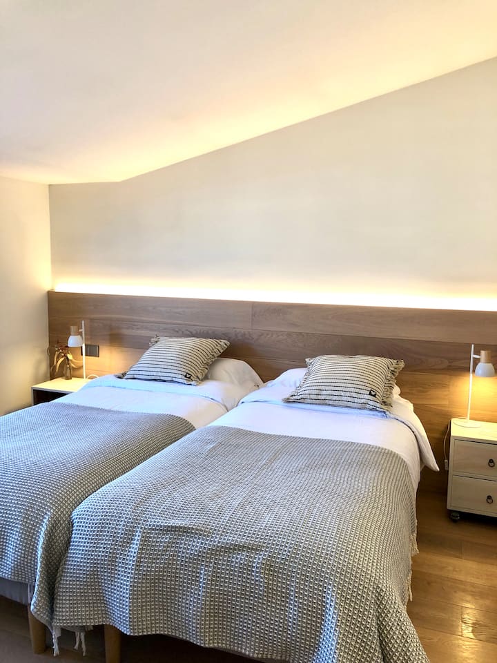 Habitación Con Baño Y Sala De Estar Privados - 比克