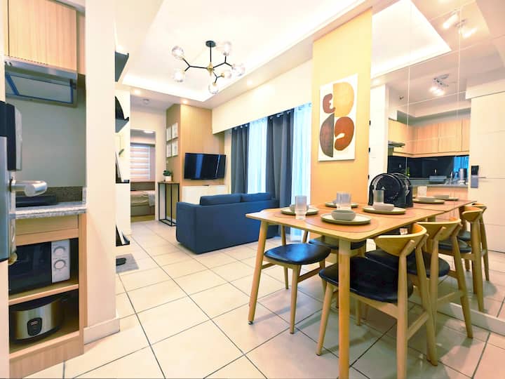 Insta-worthy Japandi 2br W/ 2 Balconies|lrt2 |Wifi - Marikina