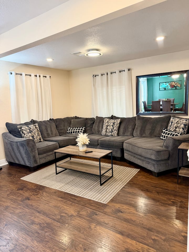 Mirel House | Near Uh & Downtown | Unit 1 - South Houston, TX