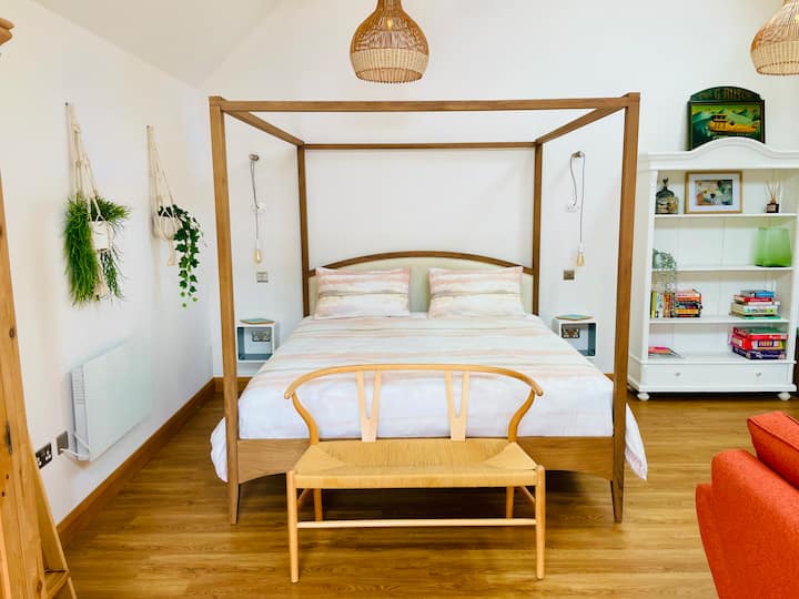 The Courtyard Hideaway | Midhurst - Midhurst