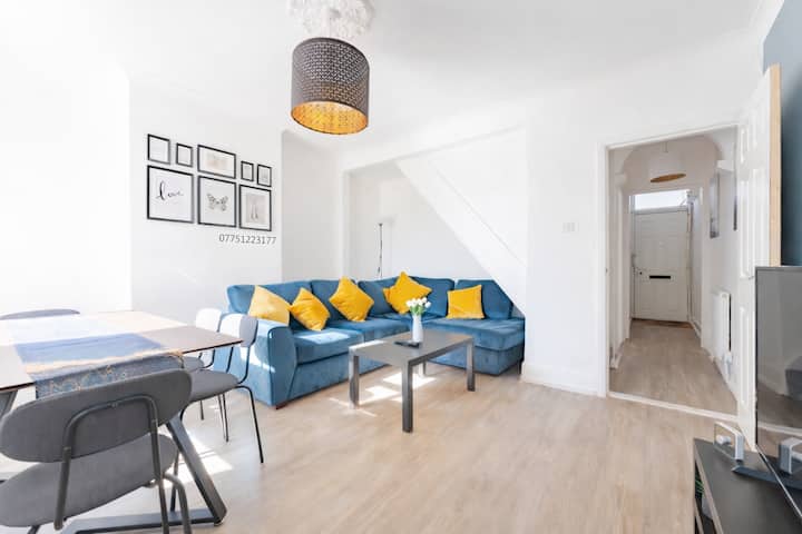 Central Lowestoft 3‑bed House, Fast Wi‑fi, Garden - Lowestoft