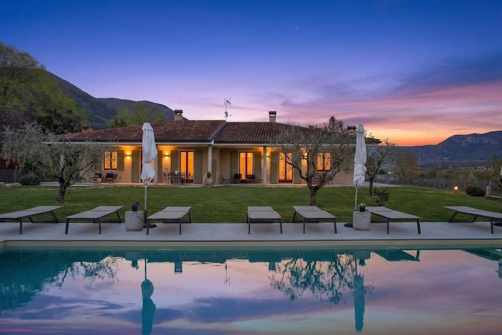 Regarda - Villa Ida, Giarole With Pool And Airco - San Zeno di Montagna