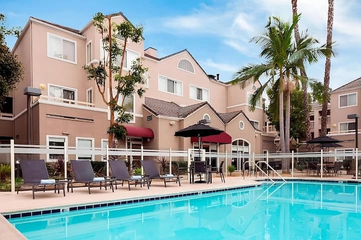 Excellent Choice! 3 Spacious Suites With Kitchens - San Diego, CA