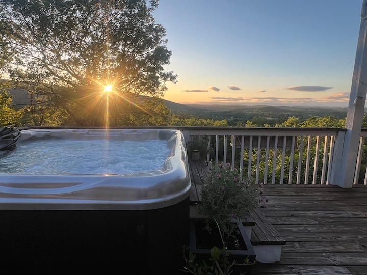 Hudson Valley Retreat/pool/spa/firepit/pickleball - Bear Mountain, NY