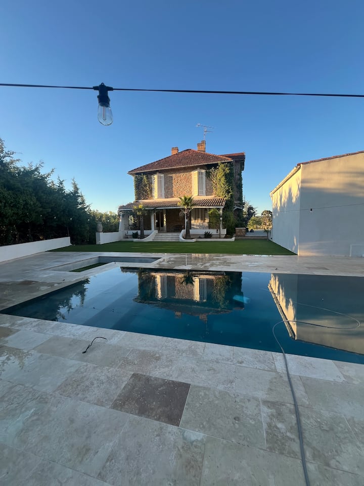 Manoir Entièrement Renové - Pierrefeu-du-Var